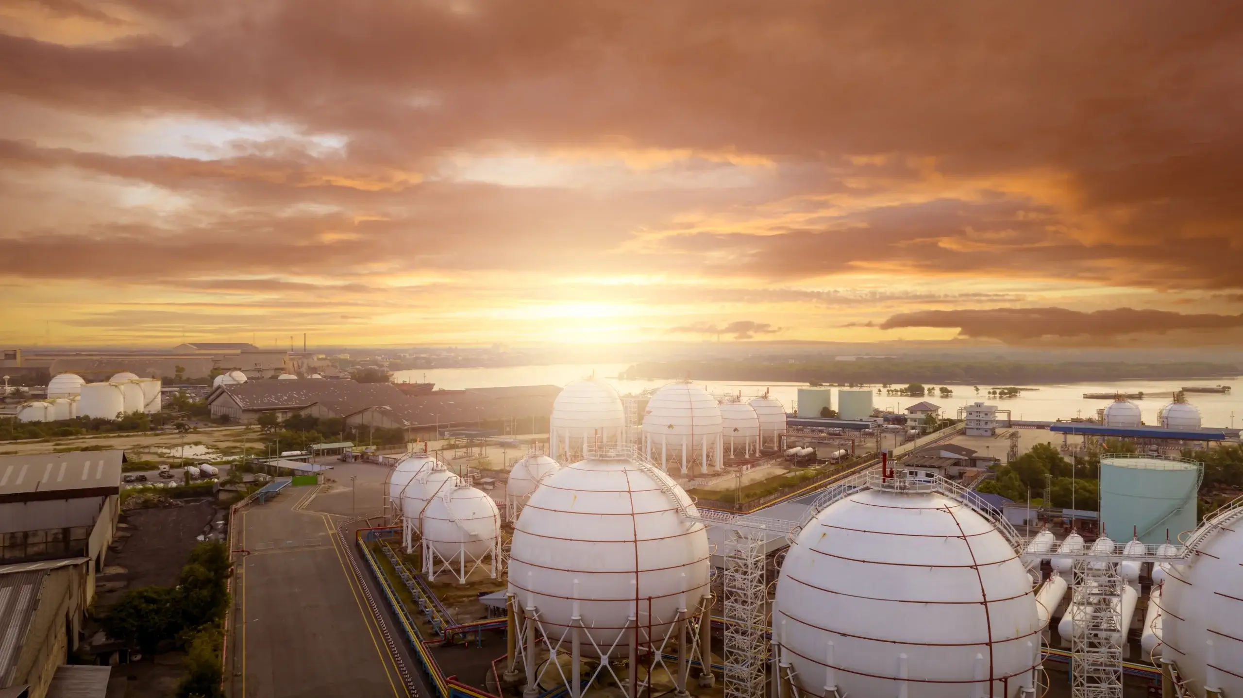 Your Guide to Compressed Natural Gas (CNG): Benefits, Uses and Facts